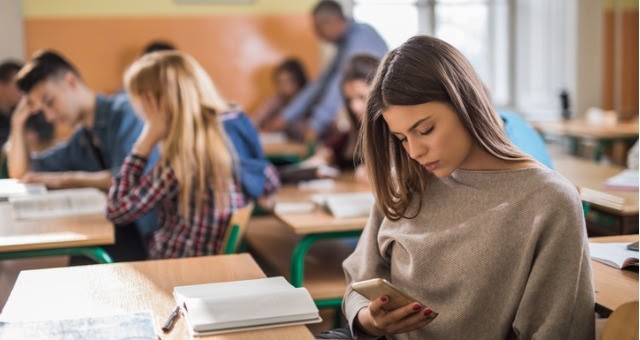 Pour Une école Libre Au Québec Linterdiction Du Cellulaire En Classe