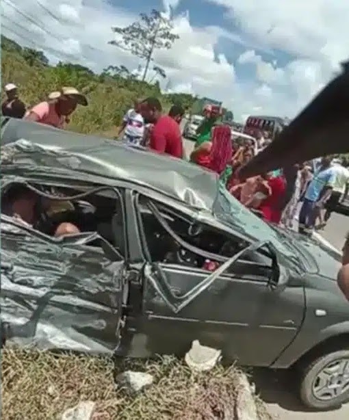 Tragedia Batida Entre Carro E Carreta Mata Duas Pessoas E Deixa