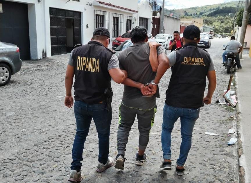 Policía Nacional Civil De Guatemala Capturado Por Exhibicionismo Sexual