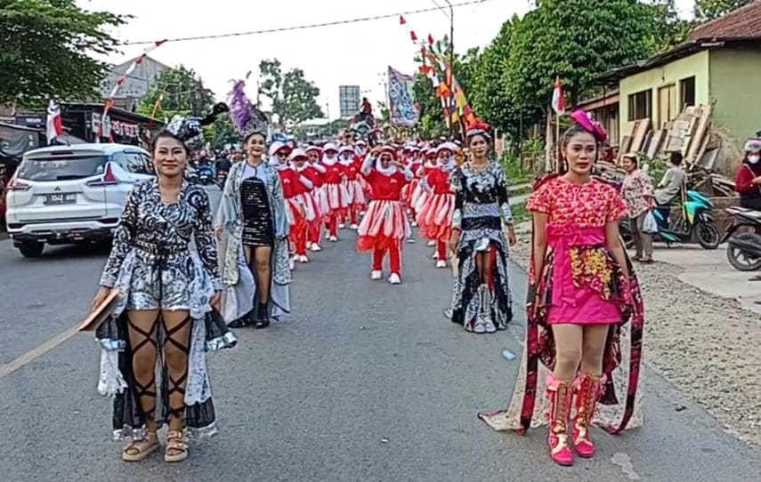 Peringati Hut Ri Ke 78 Warga Desa Tempurejo Gelar Karnaval Dengan Swadaya