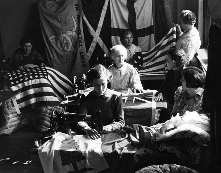 24 Alluring Vintage Photos That Capture Us Women Making Flags From The