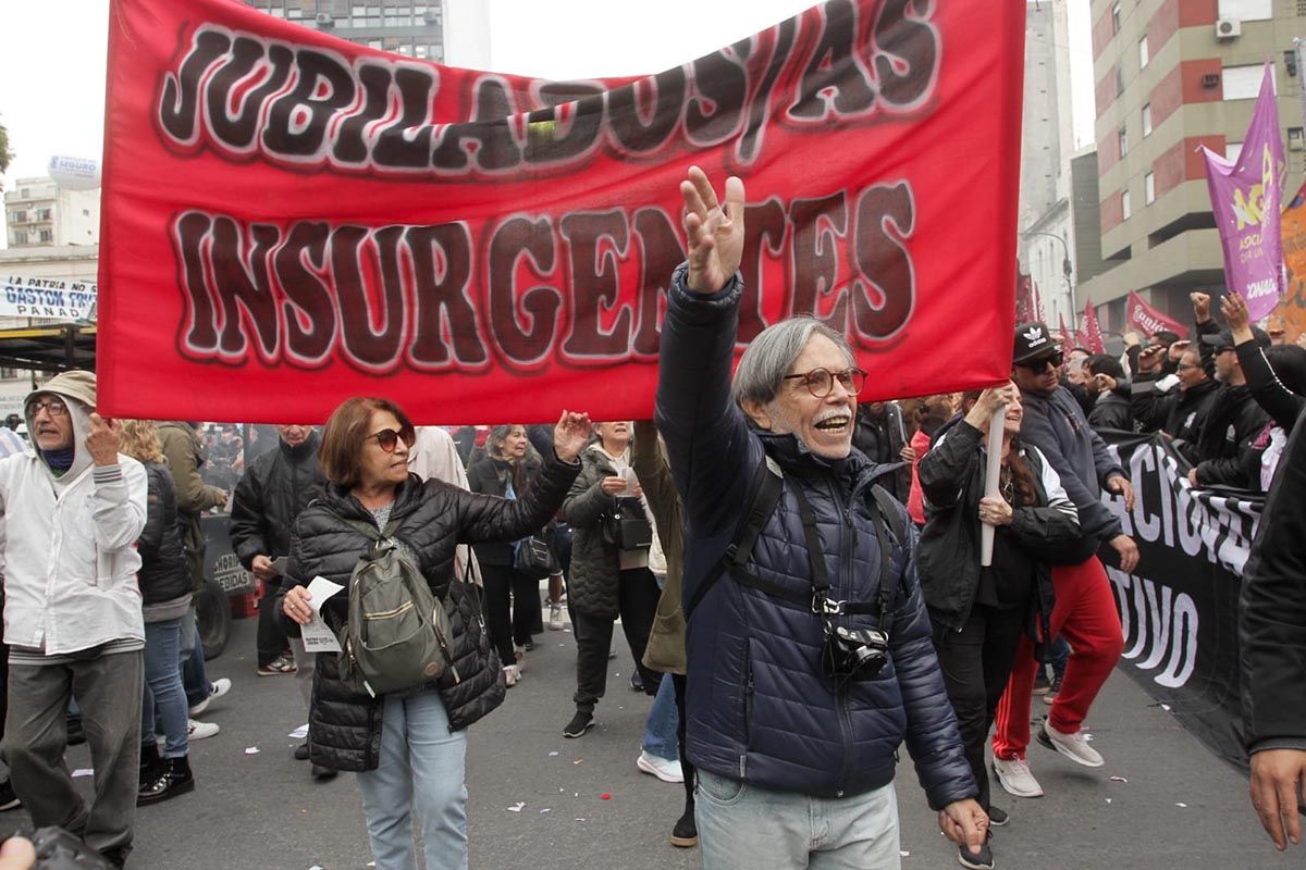 DÍa Del Trabajador Bajo El Lema “la Patria No Se Vende” El Movimiento