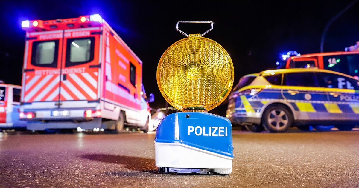 Nrw Aktuelltv Tödlicher Unfall In Solingen Fahrer 35 Schleudert