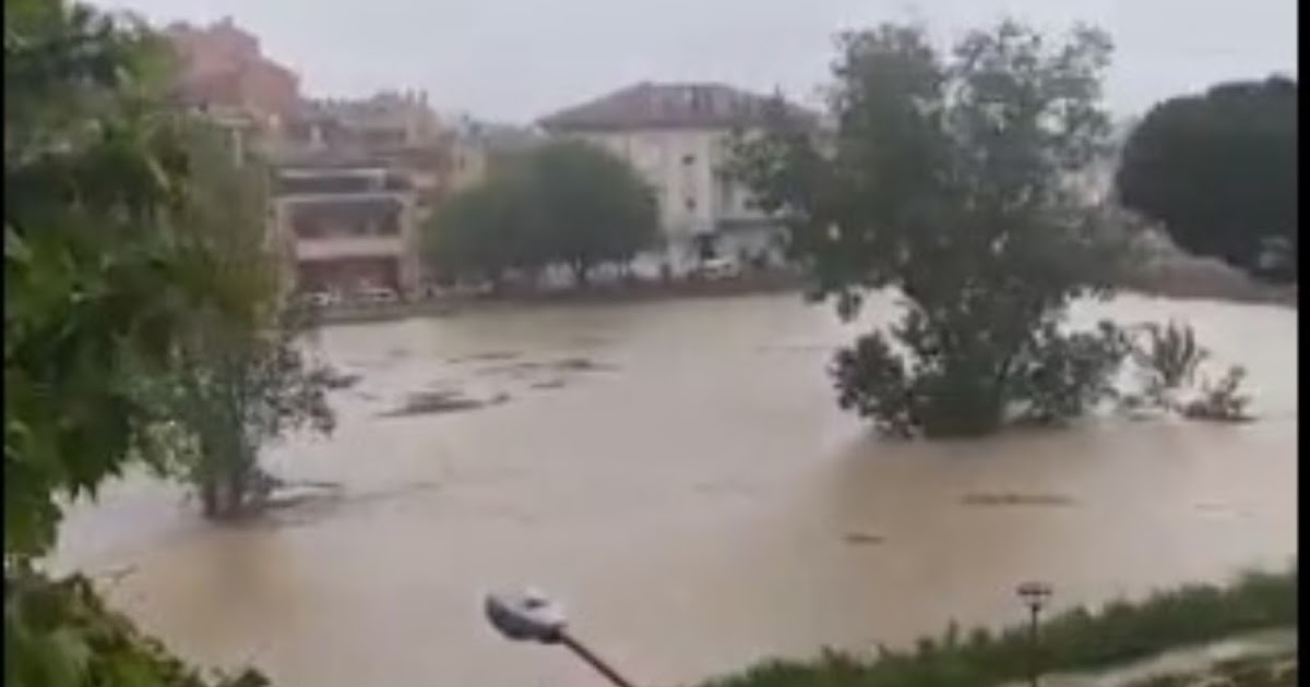 Maltempo In Emilia Romagna Almeno 900 Evacuati Esonda Il Savio