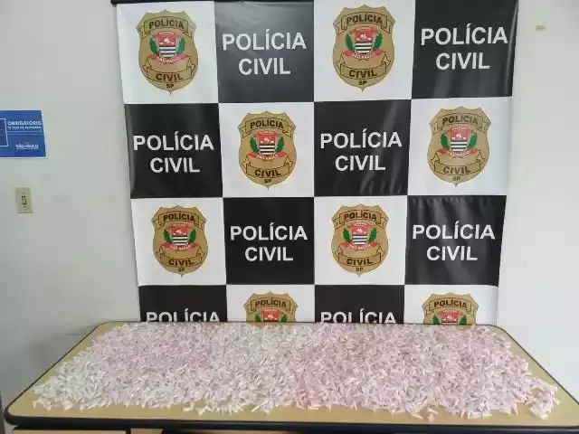 Polícia Civil Prende Casal Após Identificar Depósito De Drogas Em