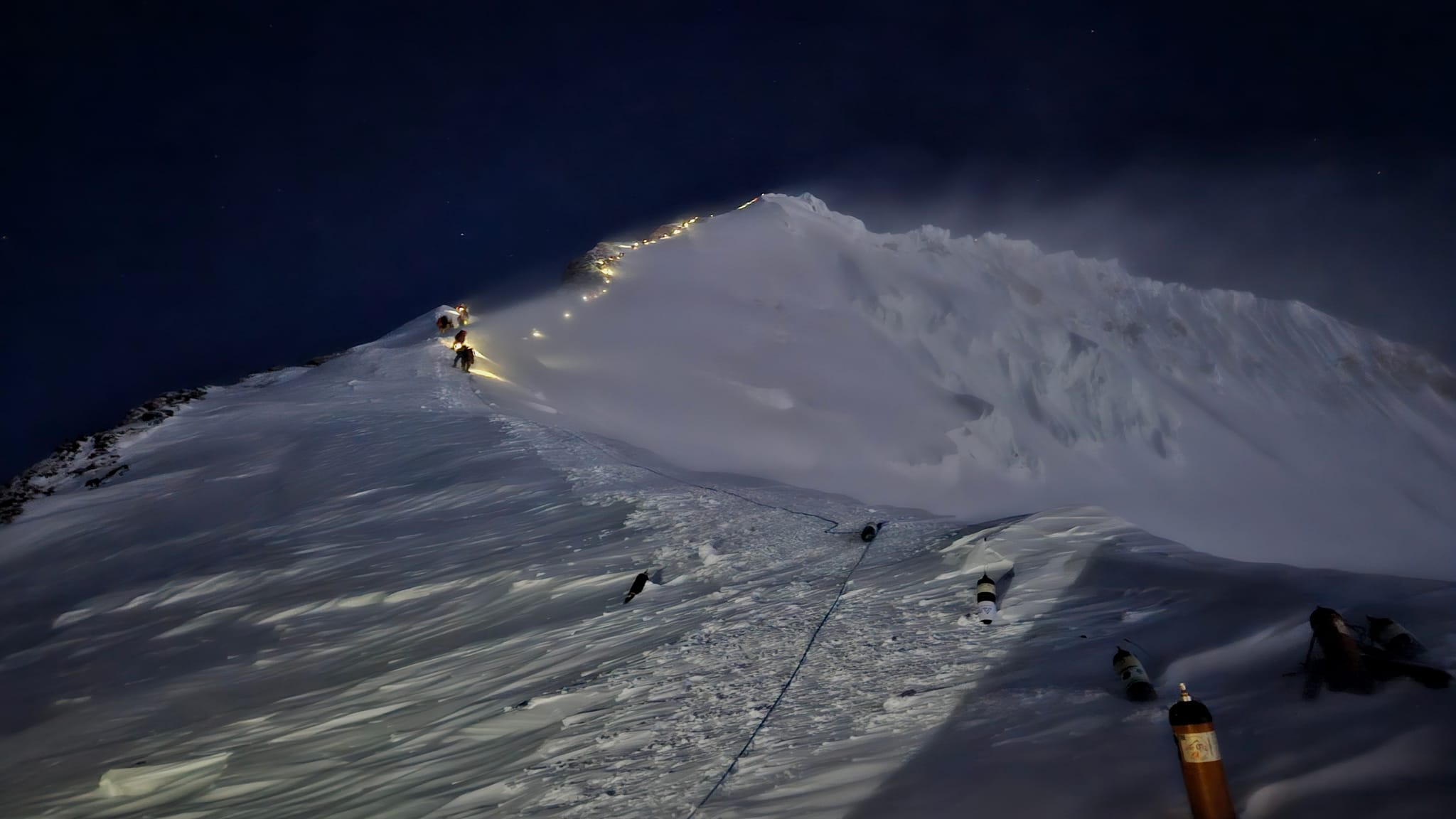 Hiking And Climbing Adventures Everest No O2 Climbers Make Their Move