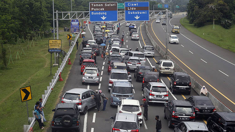 Info Jadwal Buka Tutup One Way Jalur Puncak Bogor Saat Libur Panjang