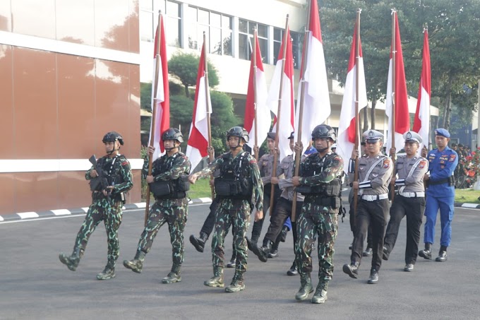 Sambut Hari Bhayangkara Ke 77 Polda Jatim Gelar Tradisi Penyerahan Air