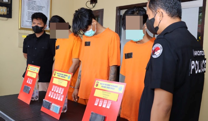 Tiga Terduga Pengedar Dan Kurir Narkoba Jenis Sabu Diamankan Polres