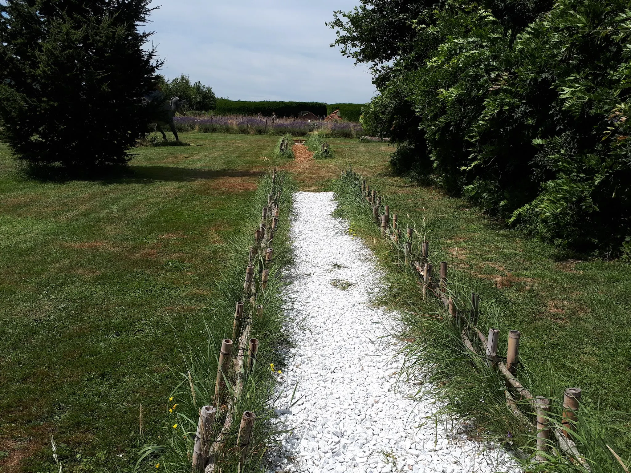 Promenade En Famille Dans Les Labyrinthes De Hauterives