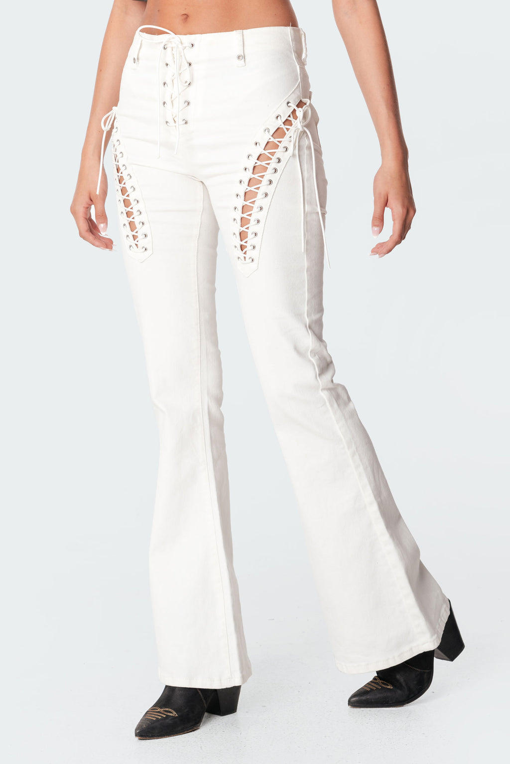 Engine White Flared Jeans Edikted