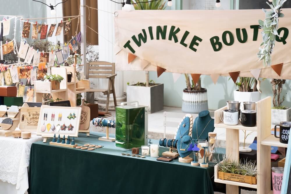 10 Craft Show Display Ideas To Set Up Your Booth