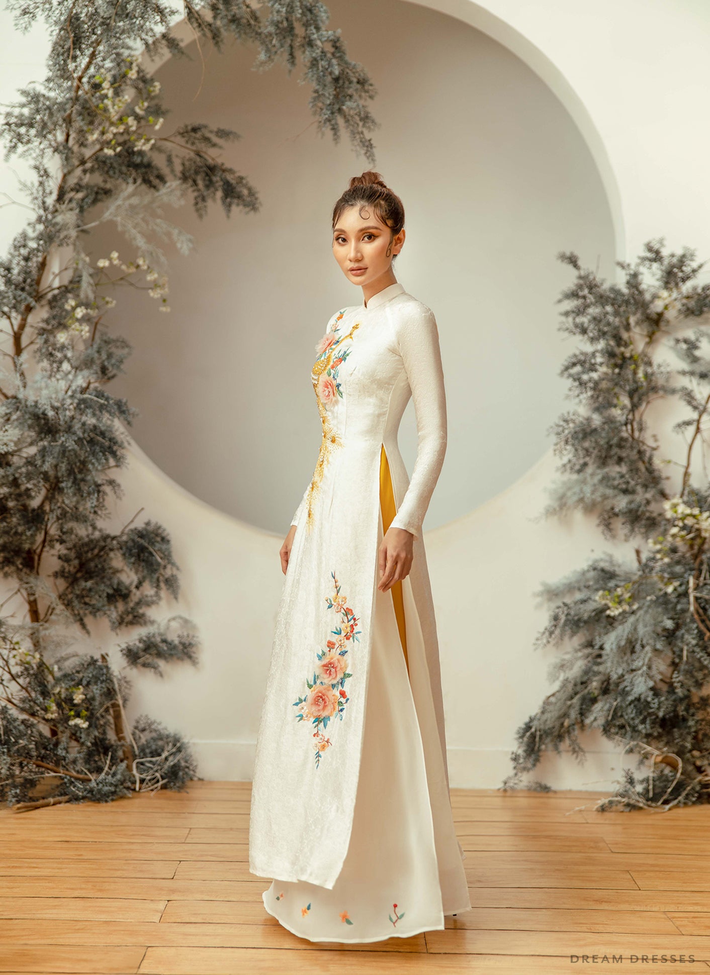 White And Gold Bridal Ao Dai Vietnamese Traditional Bridal Dress P