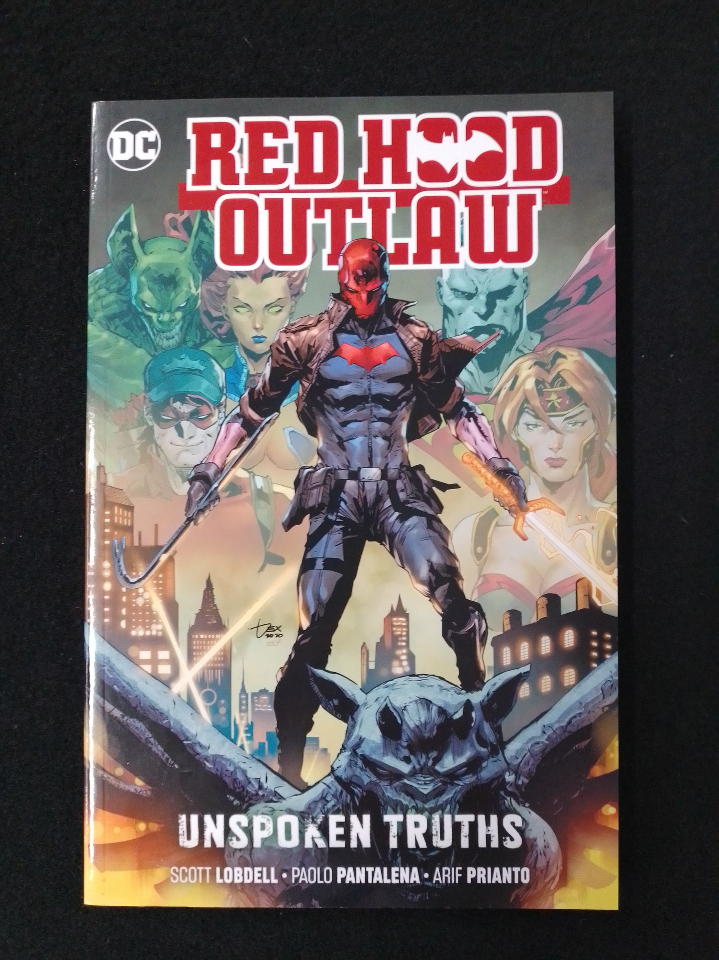 Red Hood Outlaw Unspoken Truths Dc Graphic Novel N06679 Captain