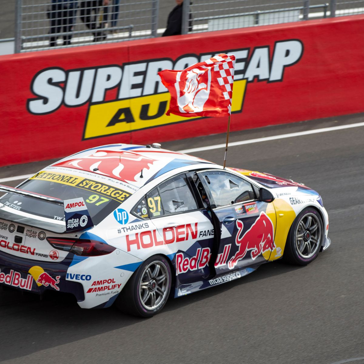 Holden Zb Commodore Red Bull Holden Racing Team 97 Van Gisbergen T