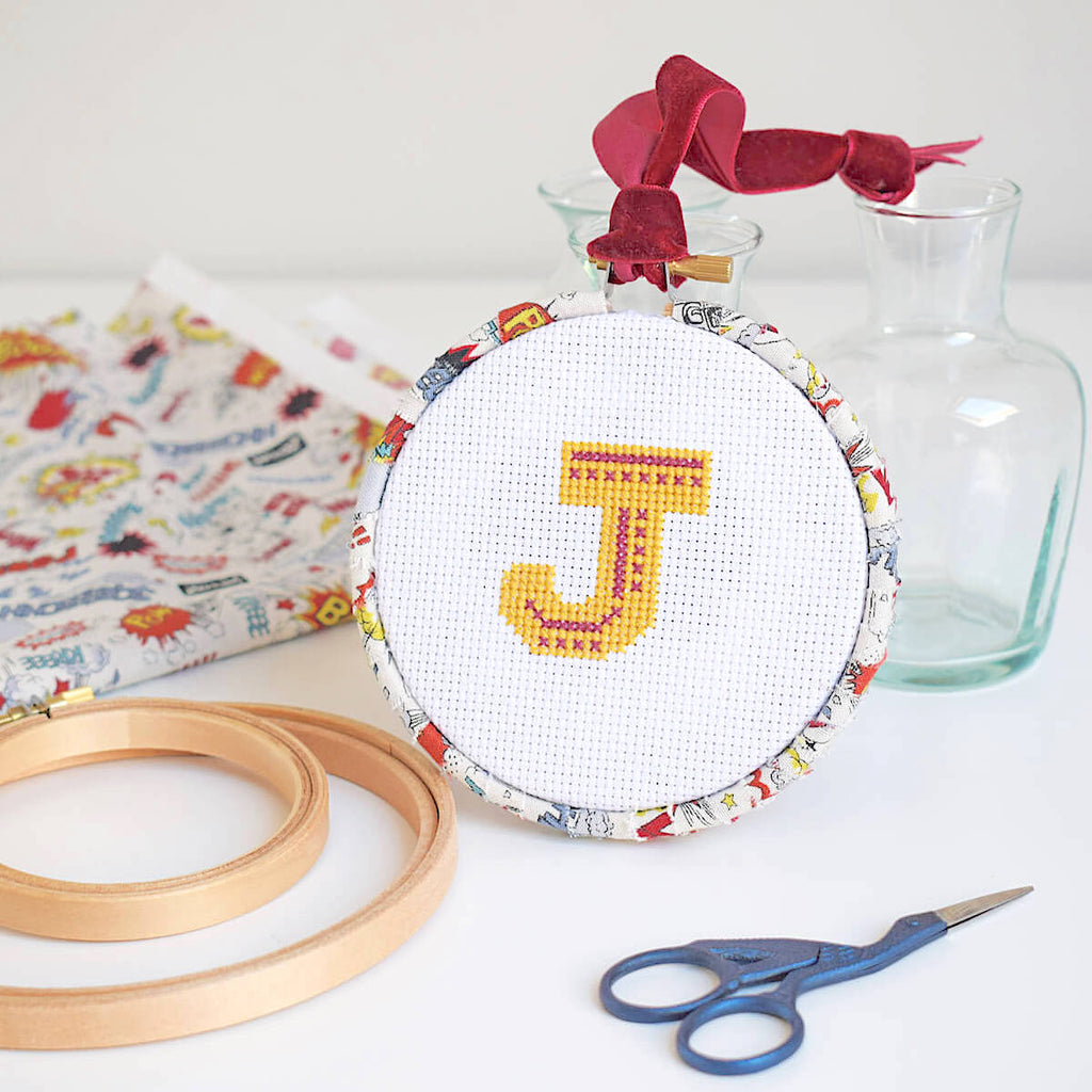 How To Wrap An Embroidery Hoop In Fabric