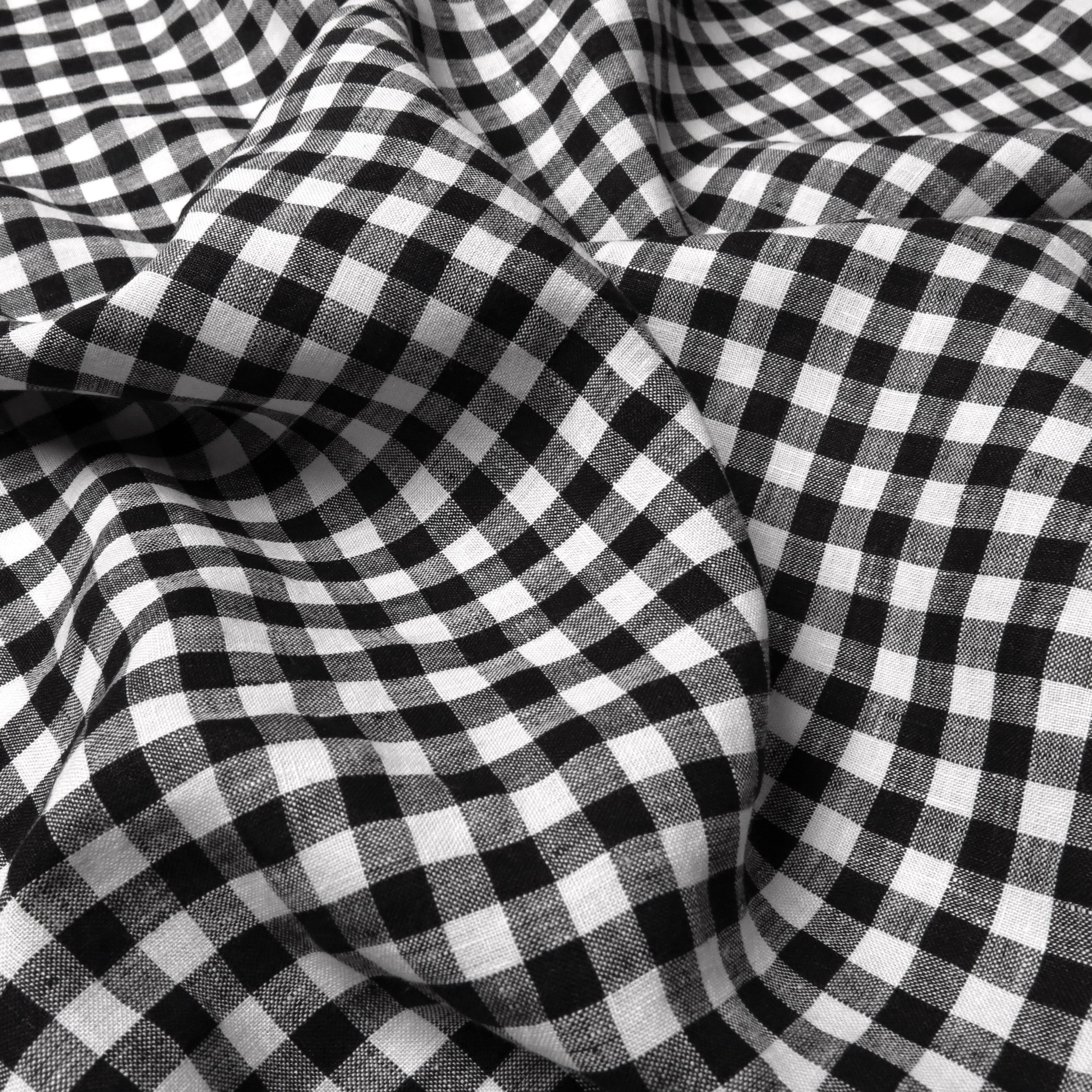 Linen 185gsm Black And White 1cm Gingham Check 05m A R Fabrics