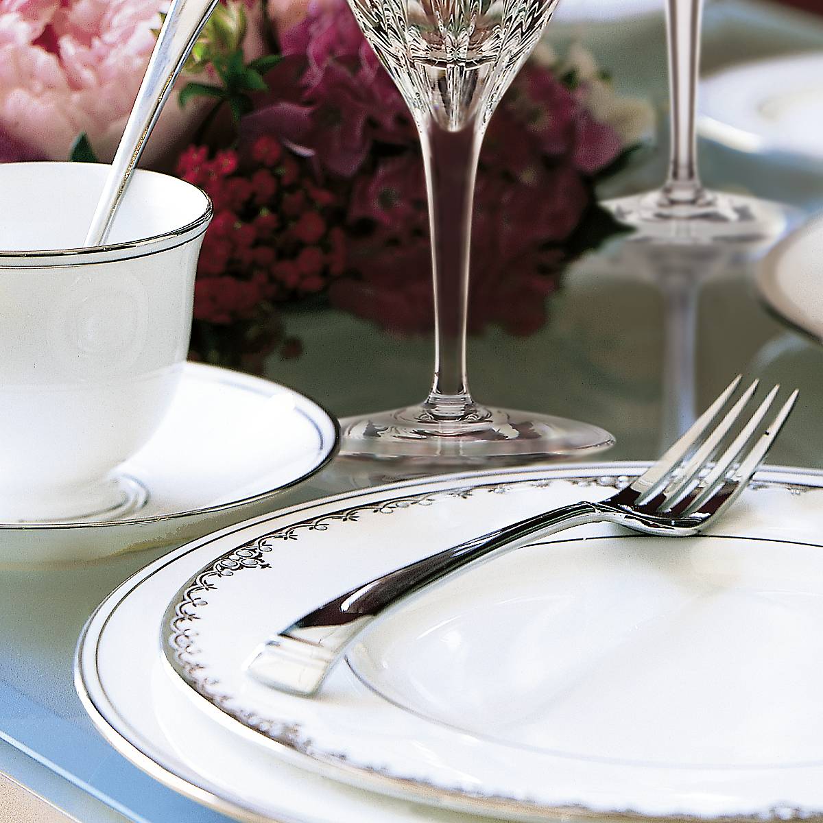 Federal Platinum™ 5 Piece Place Setting Lenox Corporation