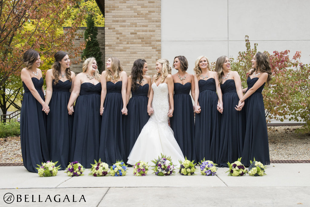 10 Beautiful Navy Bridal Parties