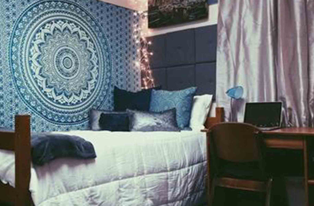 5 Things You Need In Your College Dorm Room Rugknots