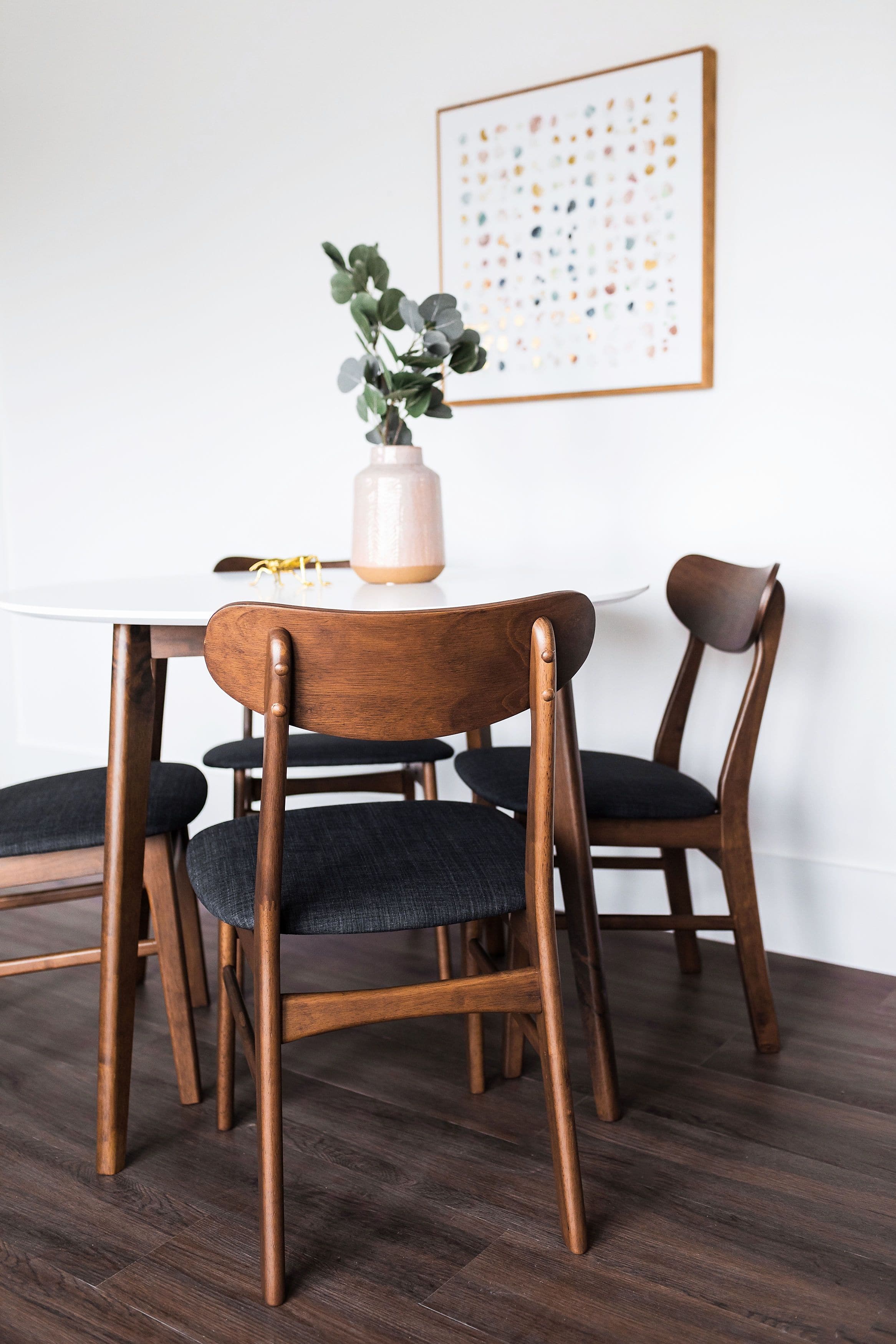 Round Mid Century Modern Kitchen Table Design Guide And Buying Tips