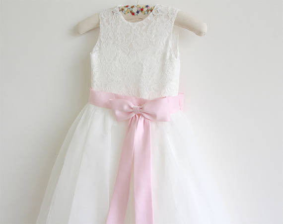 Ivory Lace Tulle Ivory Flower Girl Dress With Pink Sashbow Sleeveless