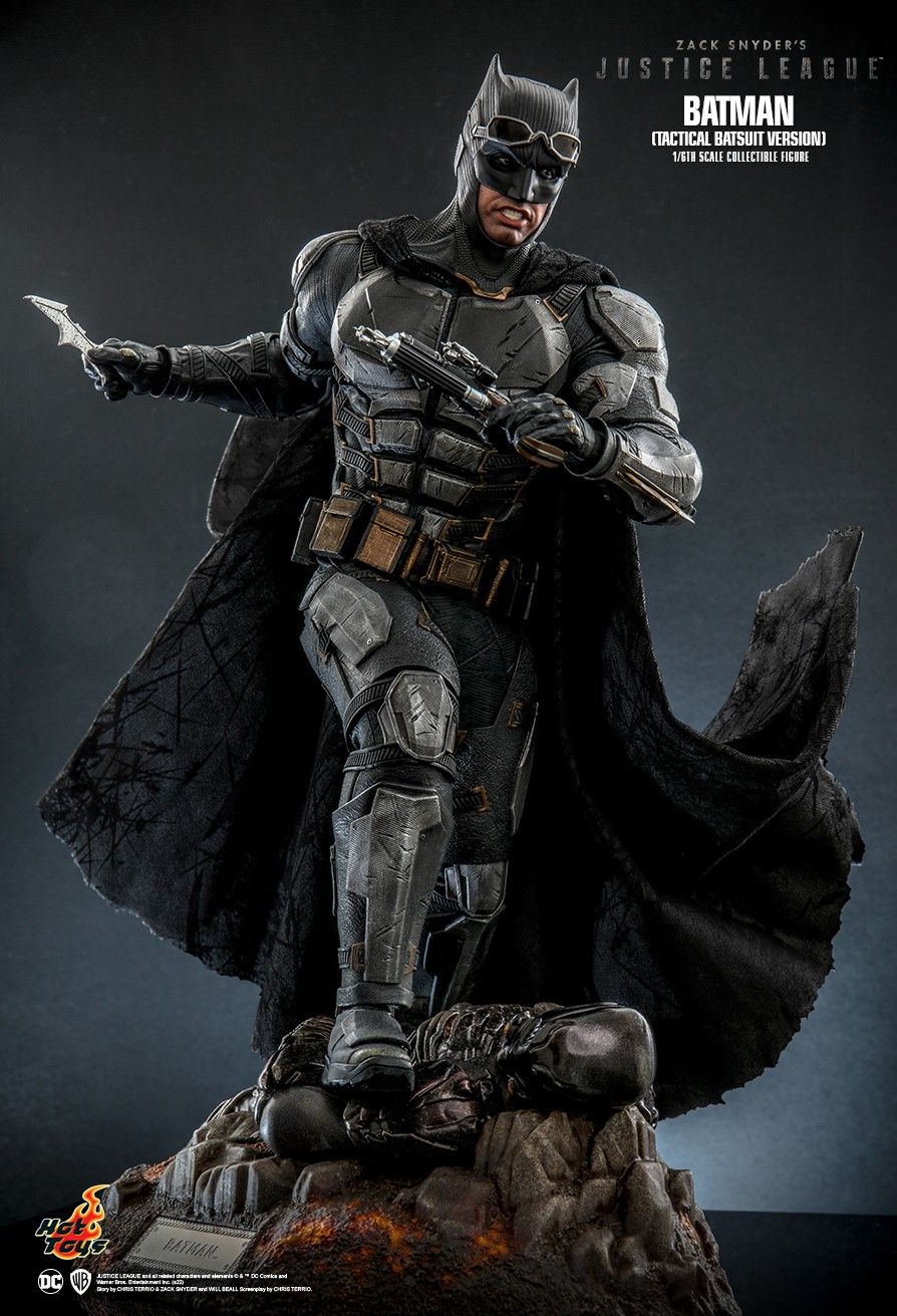 Hot Toys Mms432 Justice League Batman Tactical Batsuit Version