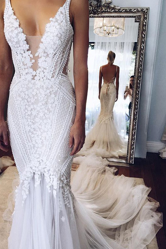 White V Neck Backless Mermaid Sleeveless Lace Long Beach Wedding Dress