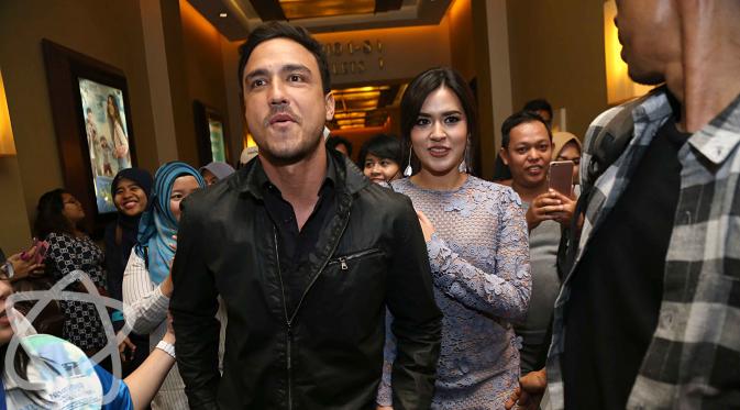 Akhirnya Hamish Daud Raisa Tampil Mesra Depan Publik Showbiz