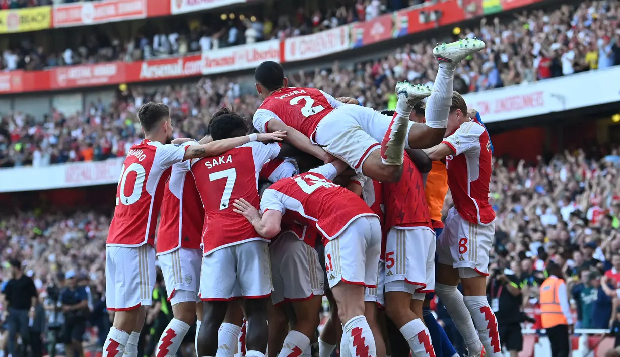 Foto Dar Der Dor Tiga Gol Arsenal Sukses Bikin Malu Mu Di Liga