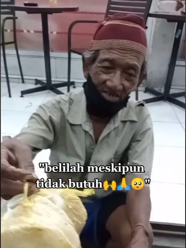 Perjuangan Kakek Jual Kerupuk Hingga Tidur Di Emperan Faktanya Bikin