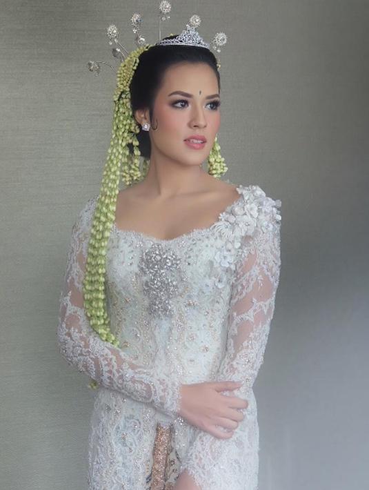 Photo Cantiknya Raisa Dalam Balutan Kebaya Putih Saat Akad Nikah