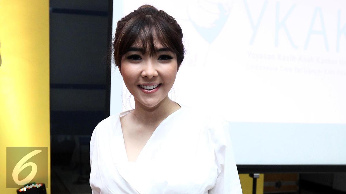 Berotot Punggung Gisella Anastasia Makin Seksi Showbiz