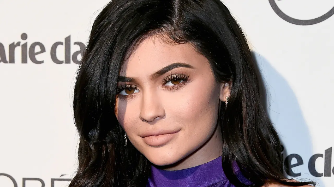 Dianggap Plagiat Kylie Jenner Digugat Karena Produk Kosmetiknya