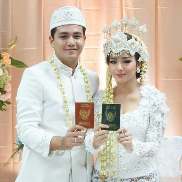 Suasana Penuh Haru Akad Nikah Adzana Bing Slamet And Rizky Alatas