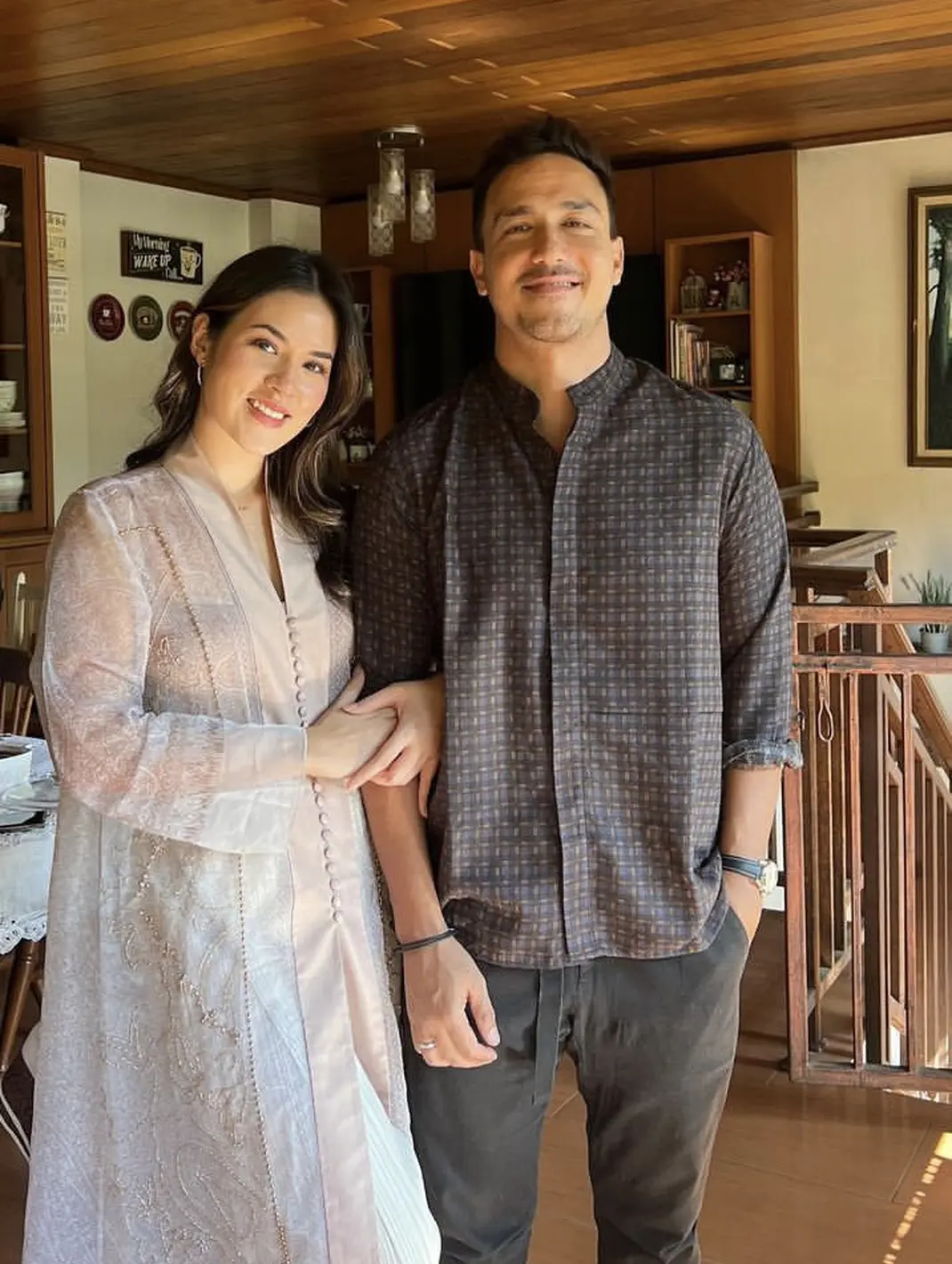 Tengah Jadi Sorotan Intip 8 Potret Mesra Raisa Dan Hamish Daud Photo