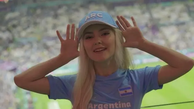 Bintang Porno Eva Elfie Kunjungi Qatar Nonton Perjuangan Argentina Ke