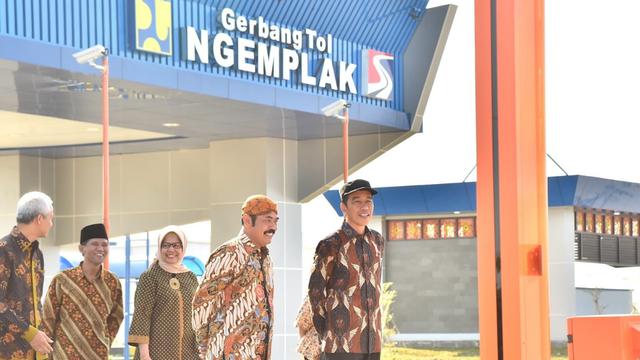 Jokowi Ingatkan Setop Impor Barang Yang Tak Strategis Bisnis