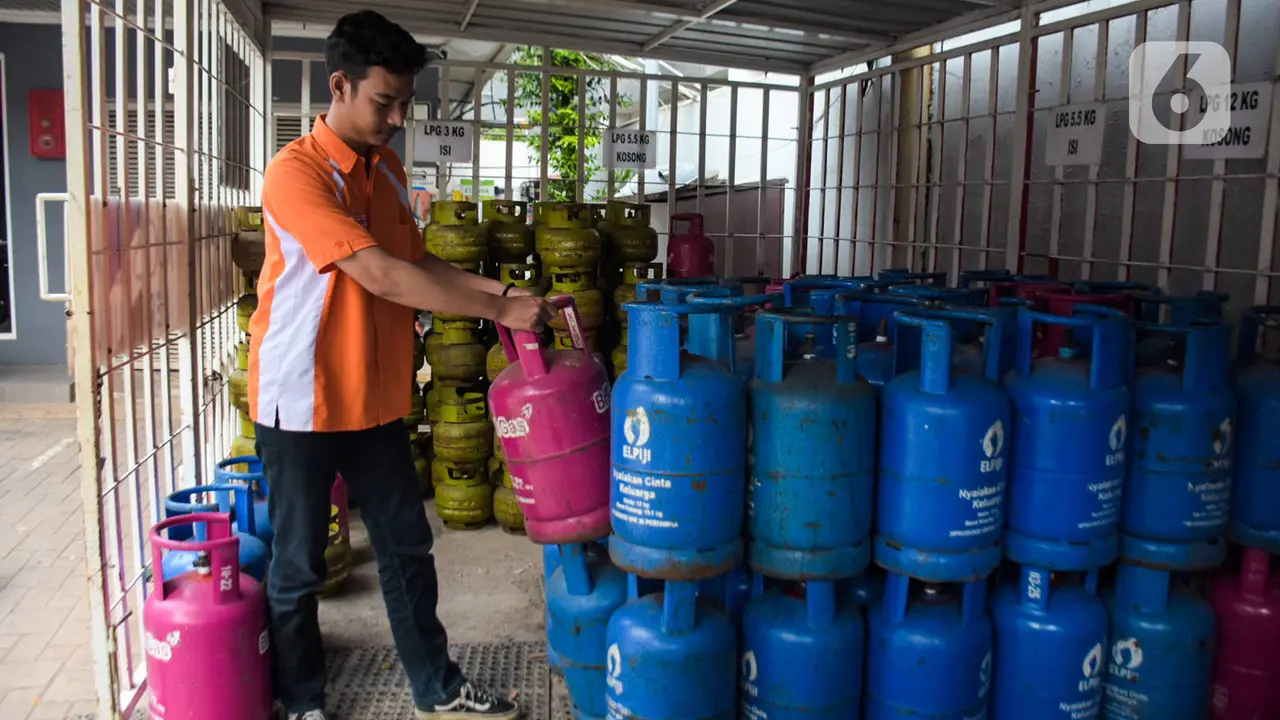 Harga Lpg Nonsubsidi Naik Rp 1600 Rp 2600 Per Kilogram Bisnis