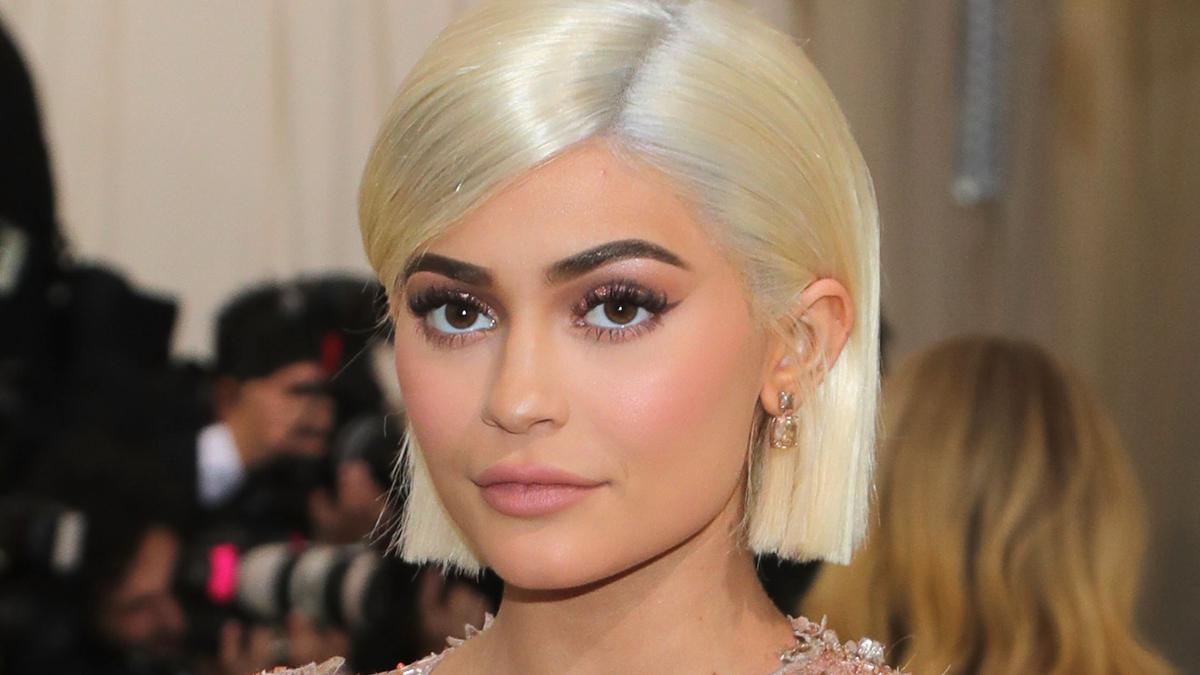 Dianggap Plagiat Kylie Jenner Digugat Karena Produk Kosmetiknya