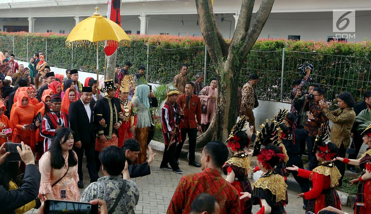 Photo Lepas Masa Lajang Begini Penampilan Busana Kahiyang Booby Di