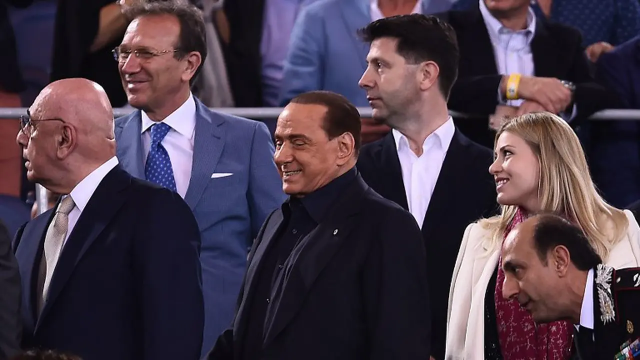 Profil Silvio Berlusconi Mantan Pm Italia Dan Bos Ac Milan Yang