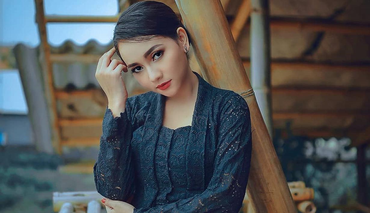 Foto Gaya Lala Widy Saat Pakai Kebaya Anggun Dan Memesona Page My Xxx