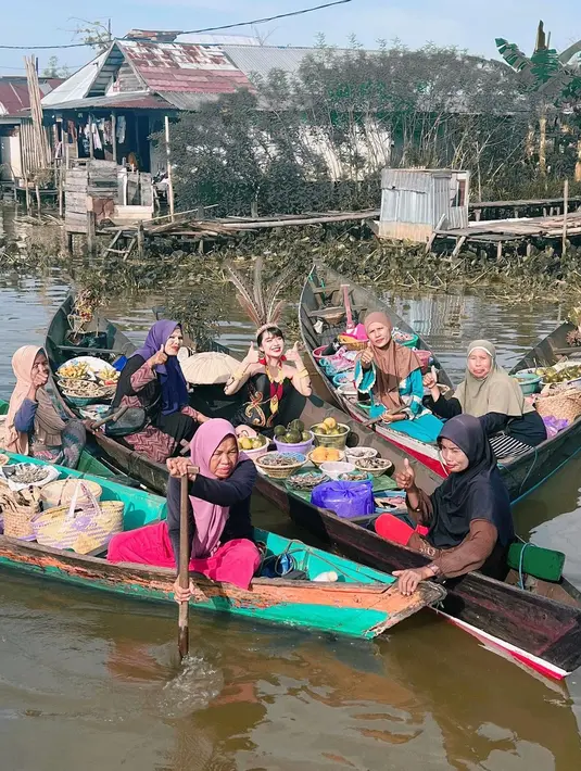 6 Potret Menawan Ghea Indrawari Pakai Kostum Adat Banjar Dan Dayak Di