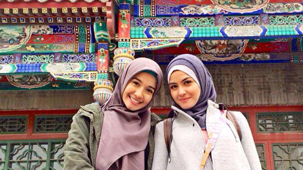 Cantiknya Laudya Cynthia Bella Dalam Balutan Hijab Photo