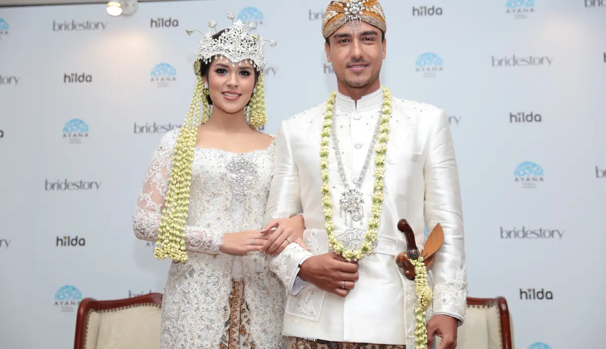 Rona Bahagia Raisa Resmi Jadi Istri Hamish Daud Photo