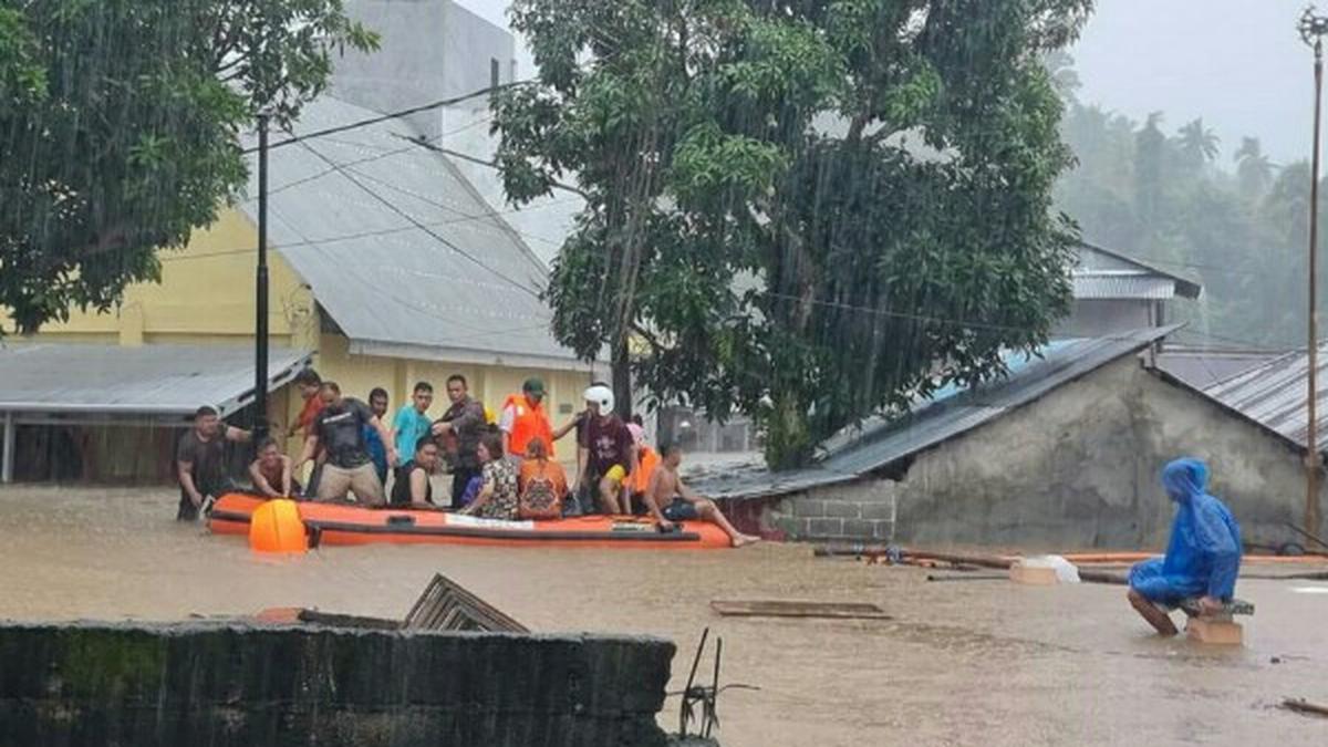 Tanah Longsor Dan Banjir Di Manado Ribuan Warga Dievakuasi 5