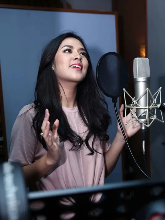 Yang Berbeda Dalam Album Ketiga Raisa Photo