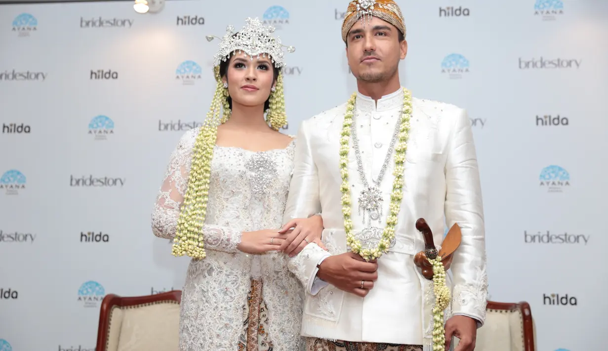 Rona Bahagia Raisa Resmi Jadi Istri Hamish Daud Photo