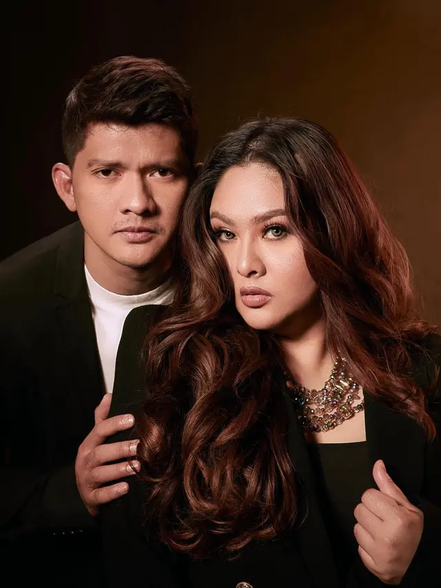 11 Tahun Menikah Ini 8 Potret Audy Item Dan Iko Uwais Yang Tetap Mesra